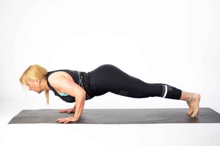 How to Do Four Limbed Staff Pose in Yoga | Chaturanga Dandasana ...