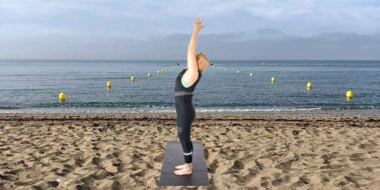 Yoga Upward Salute Pose Benefits (Urdhva Hastasana) - YogaCanada